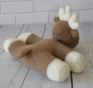 Lazy Reindeer Knitting Pattern – Knitting by Post