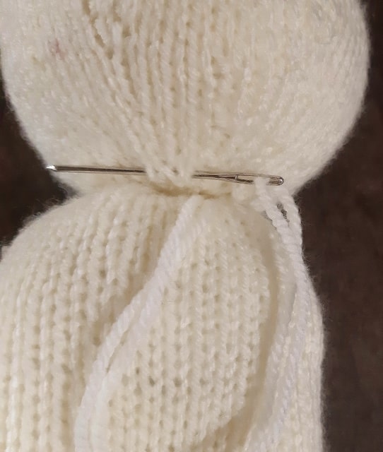How to Attach a Knitted Head to It’s Body – Knitting by Post
