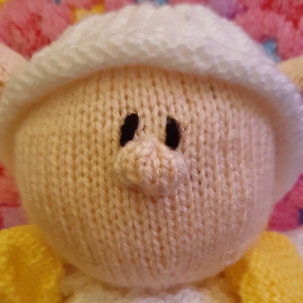 How to Sew Eyes to a Knitted Toy – Knitting by Post