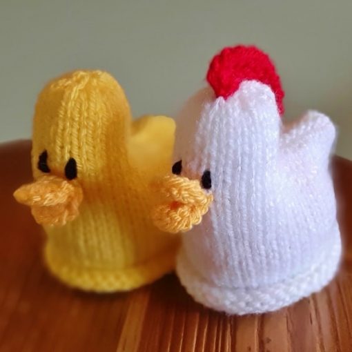 FREE Easy Peasy Chick and Hen Egg Cosy Knitting Pattern – Knitting by Post