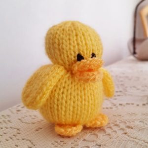 FREE Easy Easter Chick Knitting Pattern – Knitting by Post
