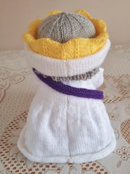 Coronation Queen Knitting Pattern – Knitting by Post